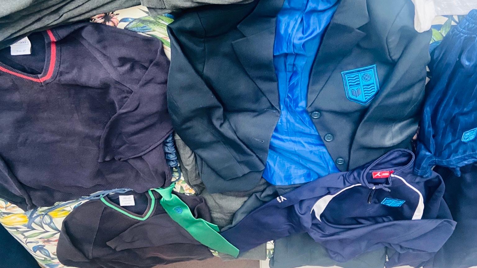 Hundred of Hoo school Uniform Bundle in ME2 Rochester für £ 80,00 zum ...