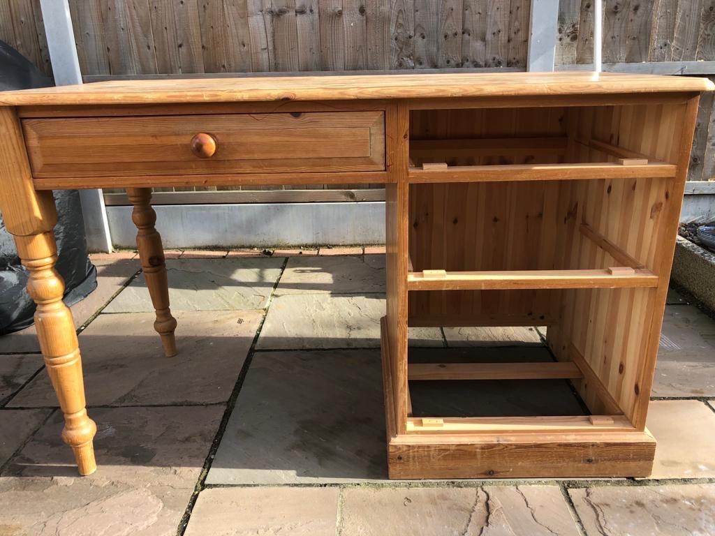Waxed pine computer desk in SL4 Windsor für 25,00 £ zum Verkauf | Shpock DE