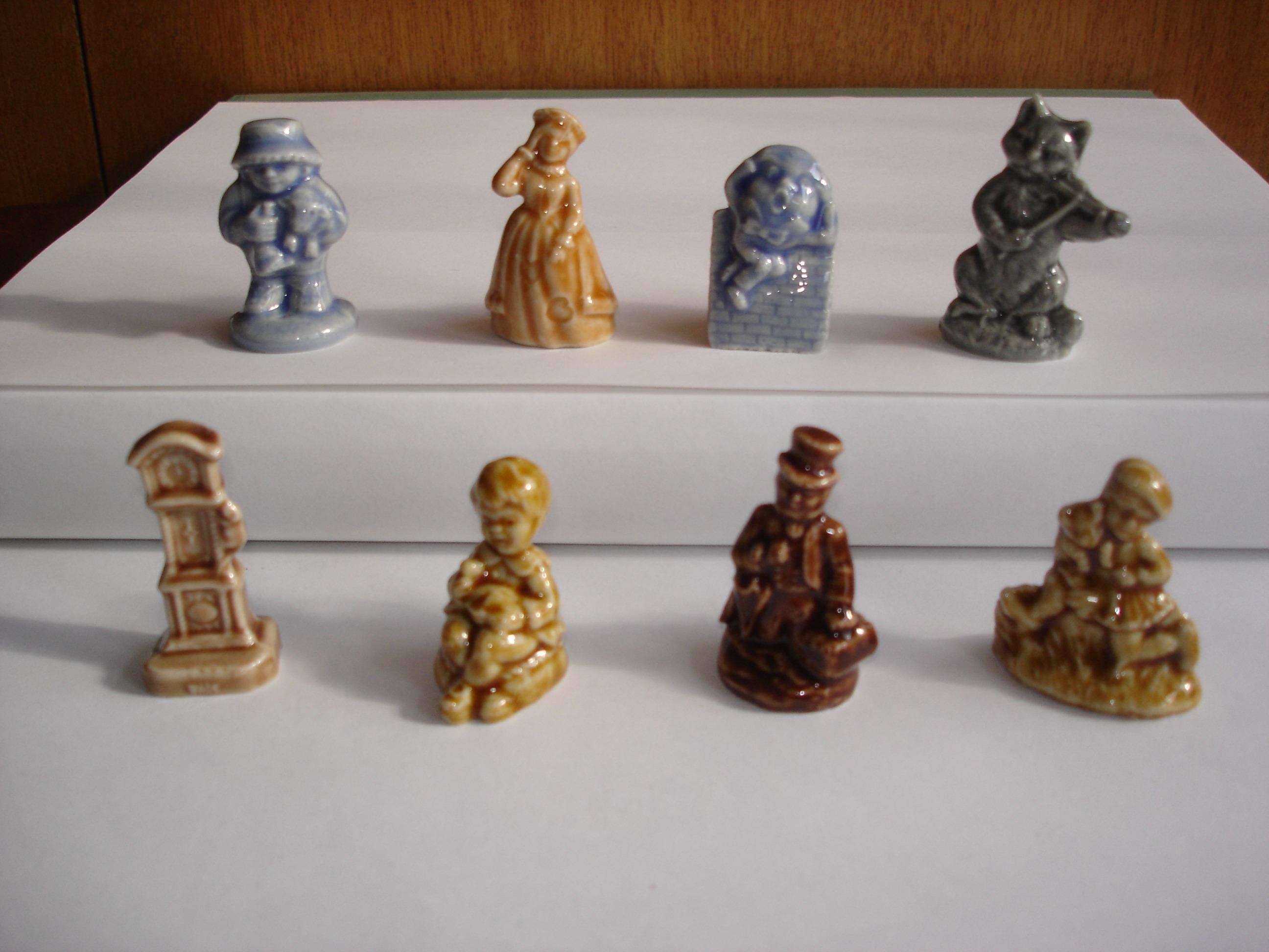 VERY COLLECTIBLE WADE PARTY CRACKERS in WV11 Wolverhampton for £50.00 ...