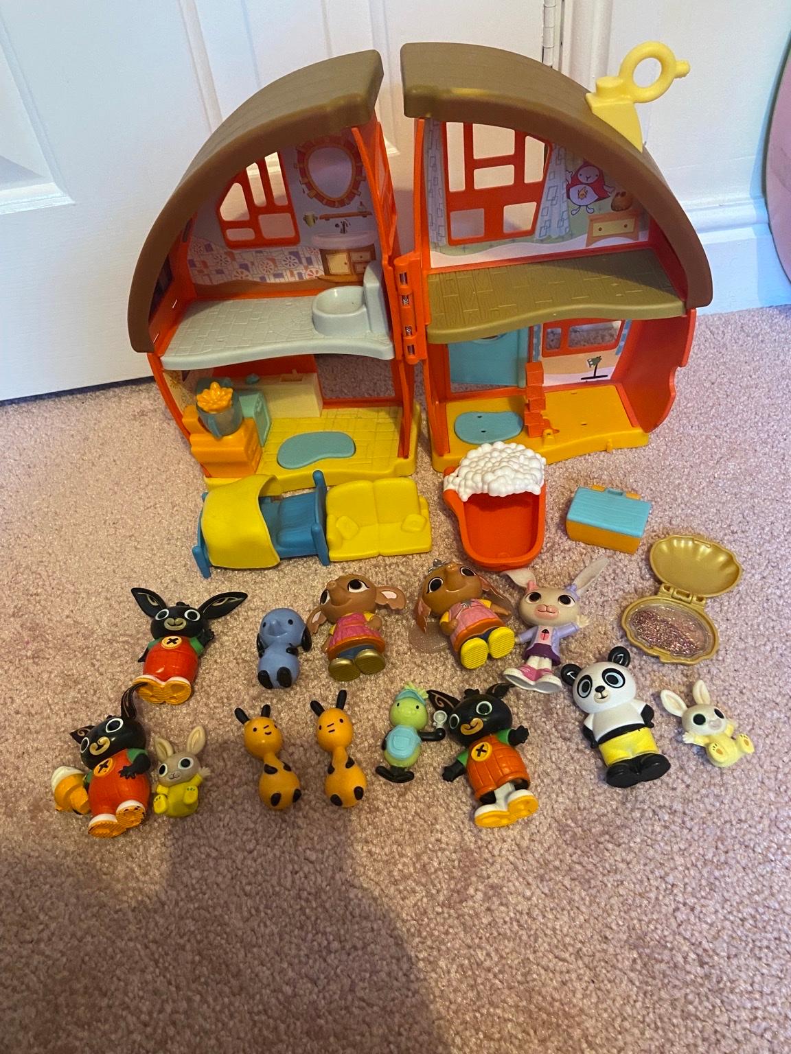 CBeebies Bing house & figures in WF17 Kirklees für 10,00 £ zum Verkauf ...