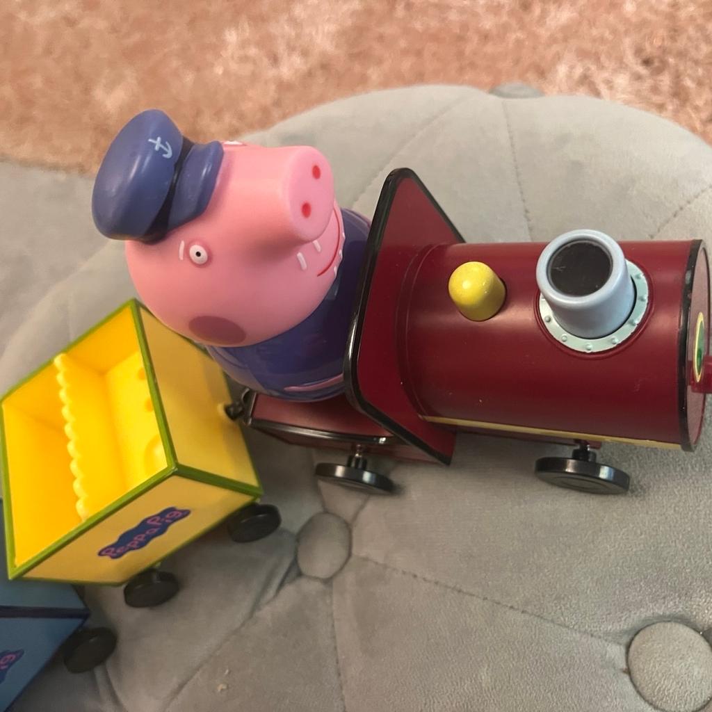 Peppa pig train musical vgc in M23 Manchester für 5,00 £ zum Verkauf ...