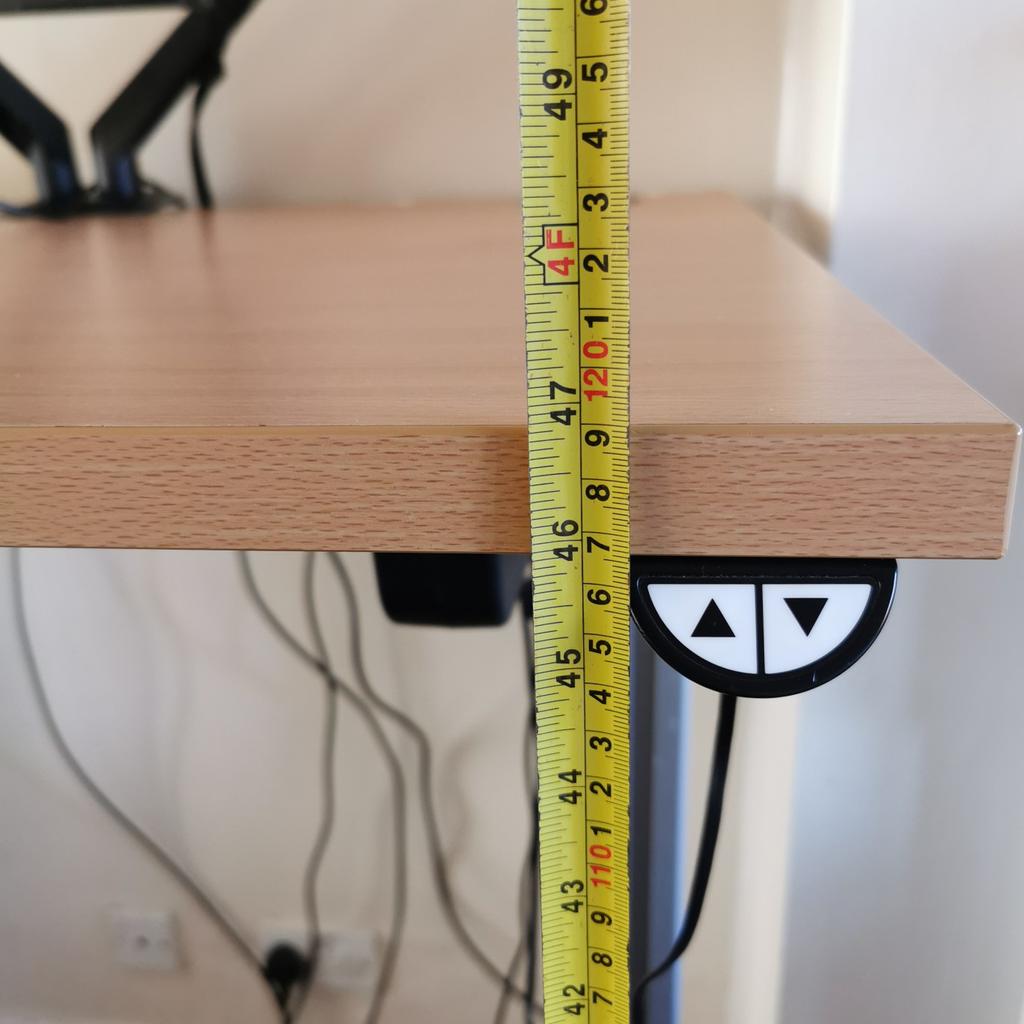 Electric Riser Computer Desk in B26 Birmingham für 90,00 £ zum Verkauf ...