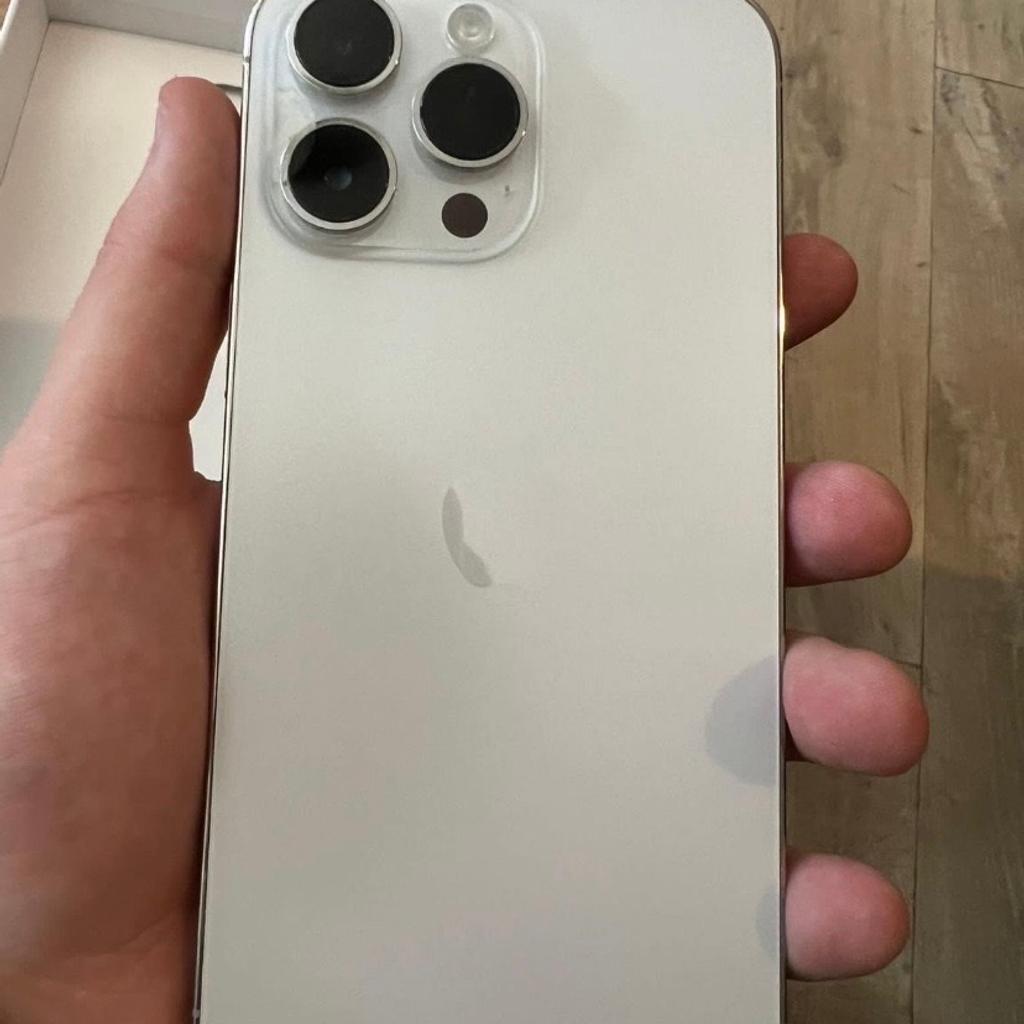 Iphone 15 pro Max in 60318 Frankfurt am Main für € 450,00 zum Verkauf ...