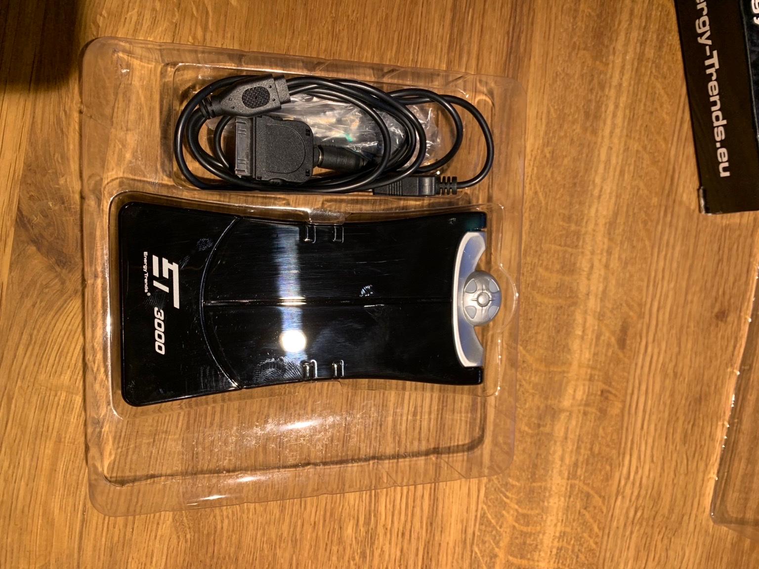 Solarladegerät mit integriertem Akku ET-3000 in 7082 Gemeinde Donnerskirchen for €10.00 for sale ...