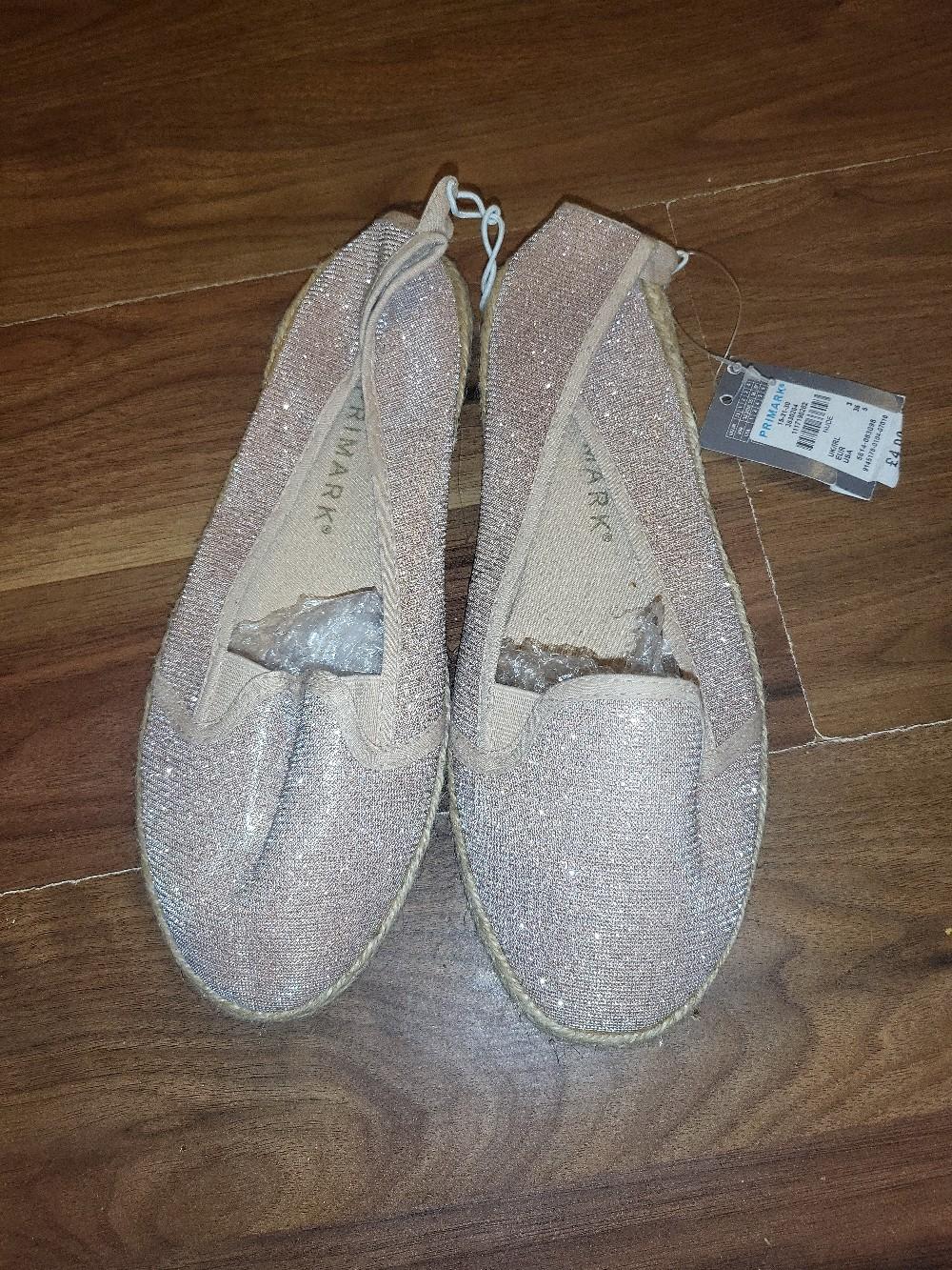 Primark Gold Sparkley Pumps in B30 Birmingham für 0,50 £ zum Verkauf ...