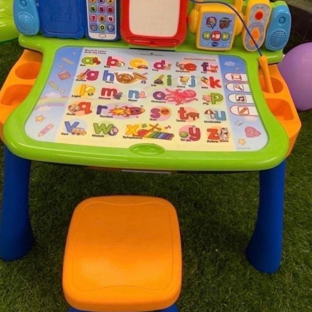 VTech learning table ( Brilliant Condition) in WF9 Wakefield für £ 12 ...