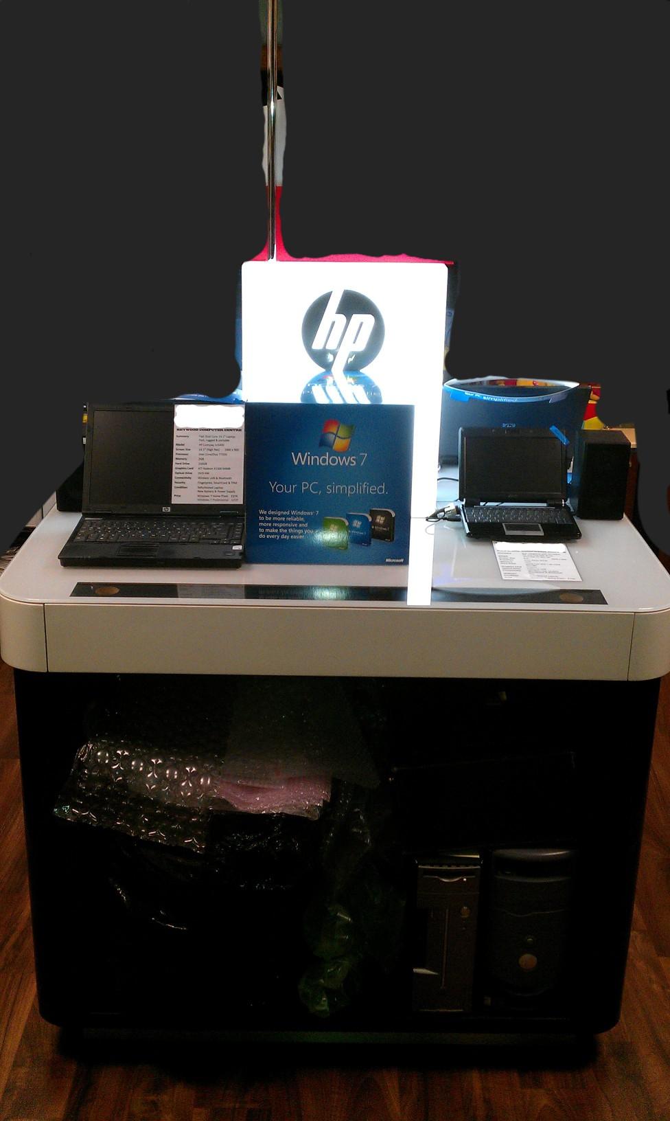 HP Laptop Retail Shop Display Stand in OL10 Heywood für £ 1.400,00 zum ...