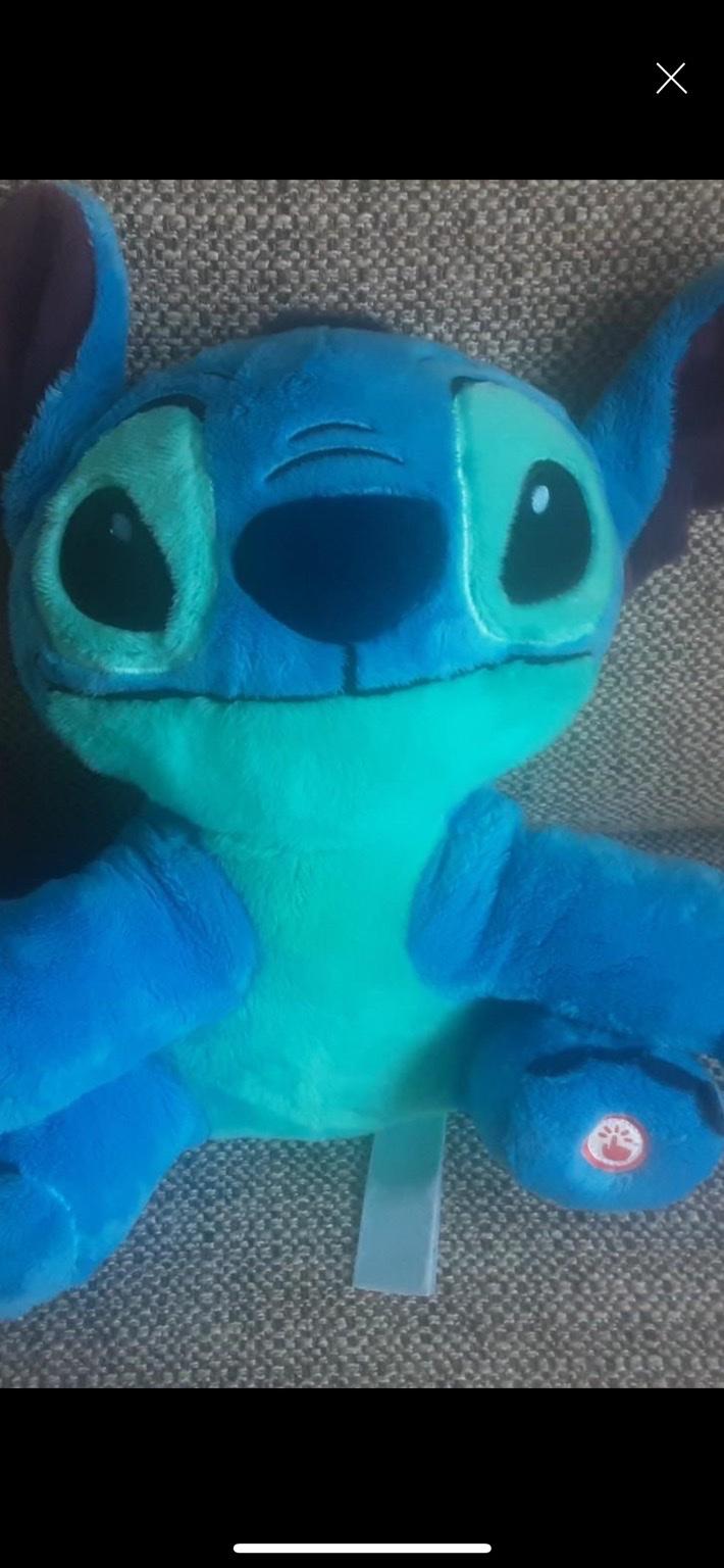 Disney stitch light up chin when pressed toe in S60 Rotherham für 6,00 ...