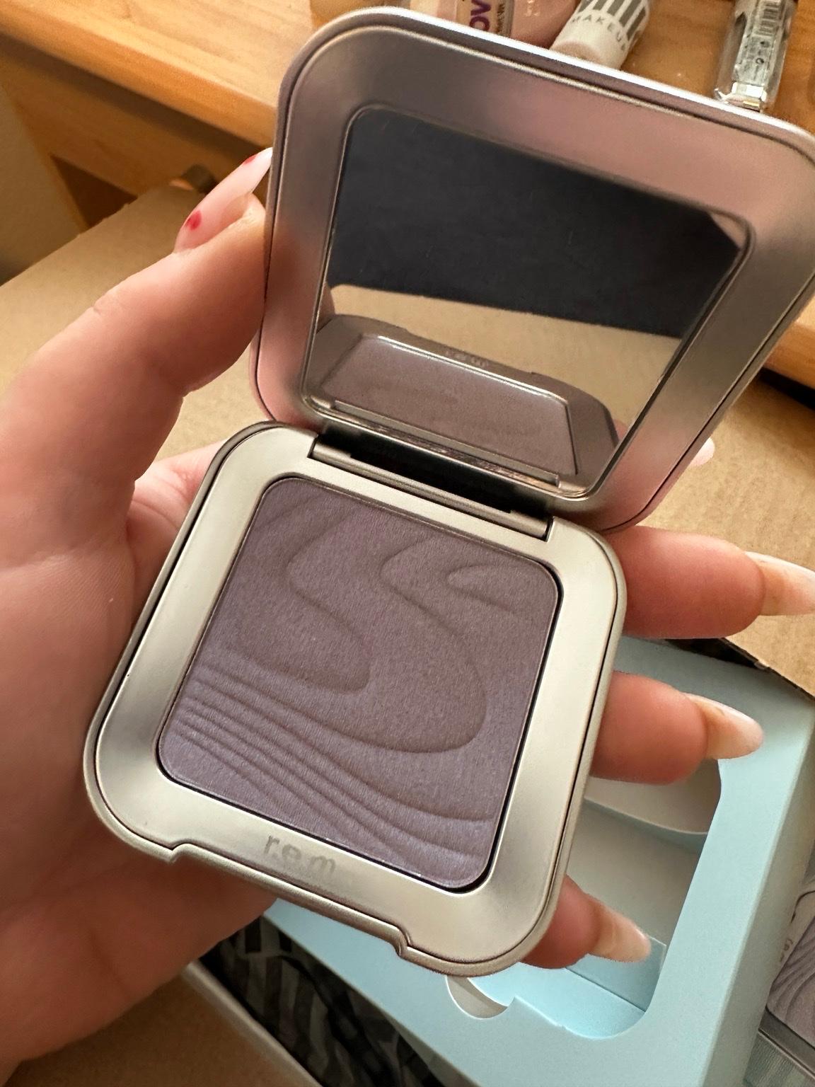 Rem Beauty Highlighter in 4663 Laakirchen für 20,00 € zum Verkauf ...