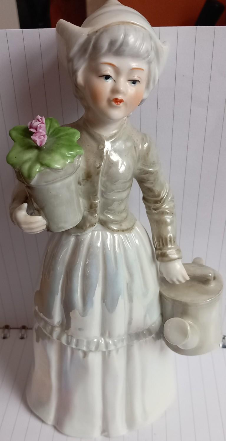 vintage Leonard Dutch girl figure in WA9 Helens for £5.00 for sale | Shpock