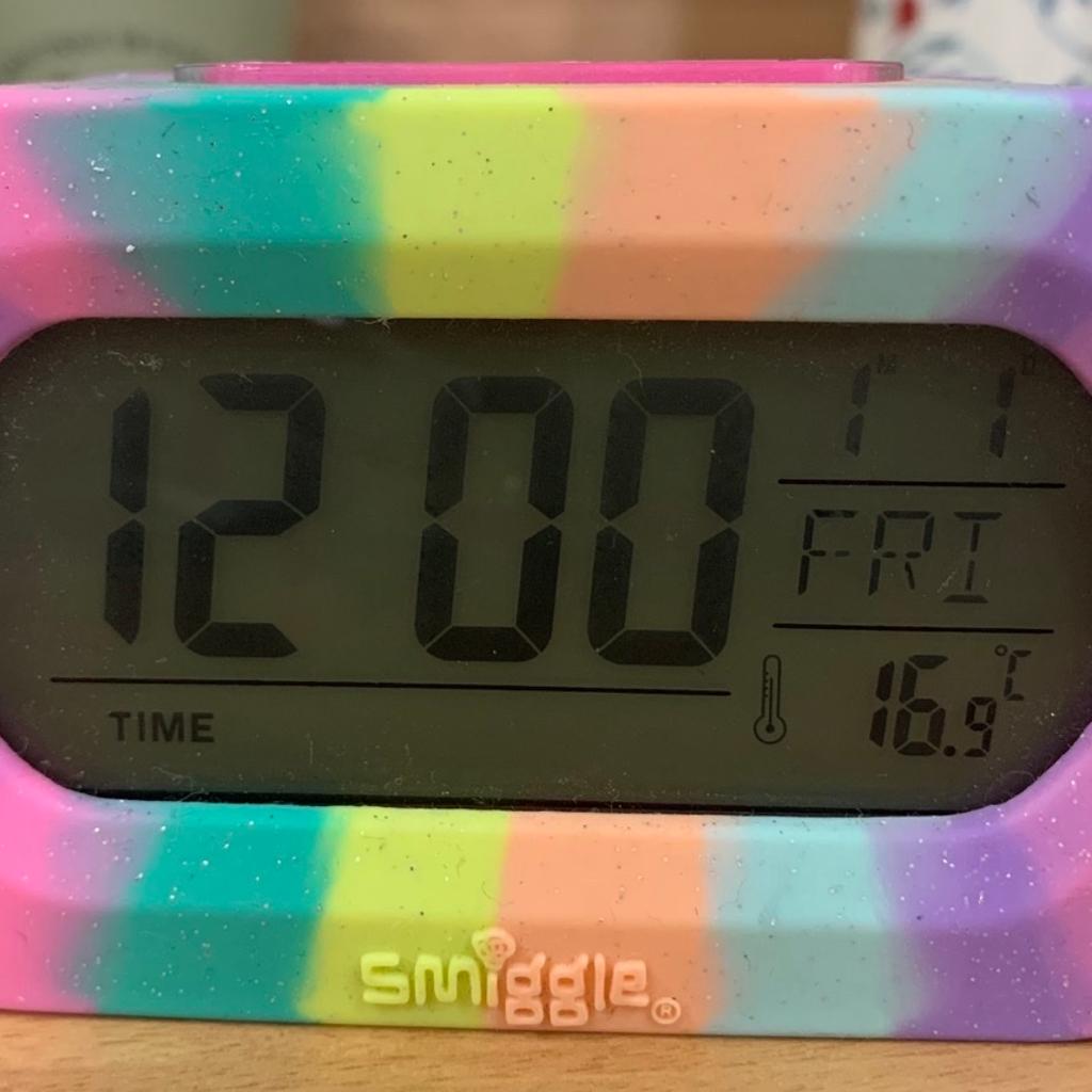 Smiggle Alarm Clock in CV9 Warwickshire for £8.00 for sale | Shpock