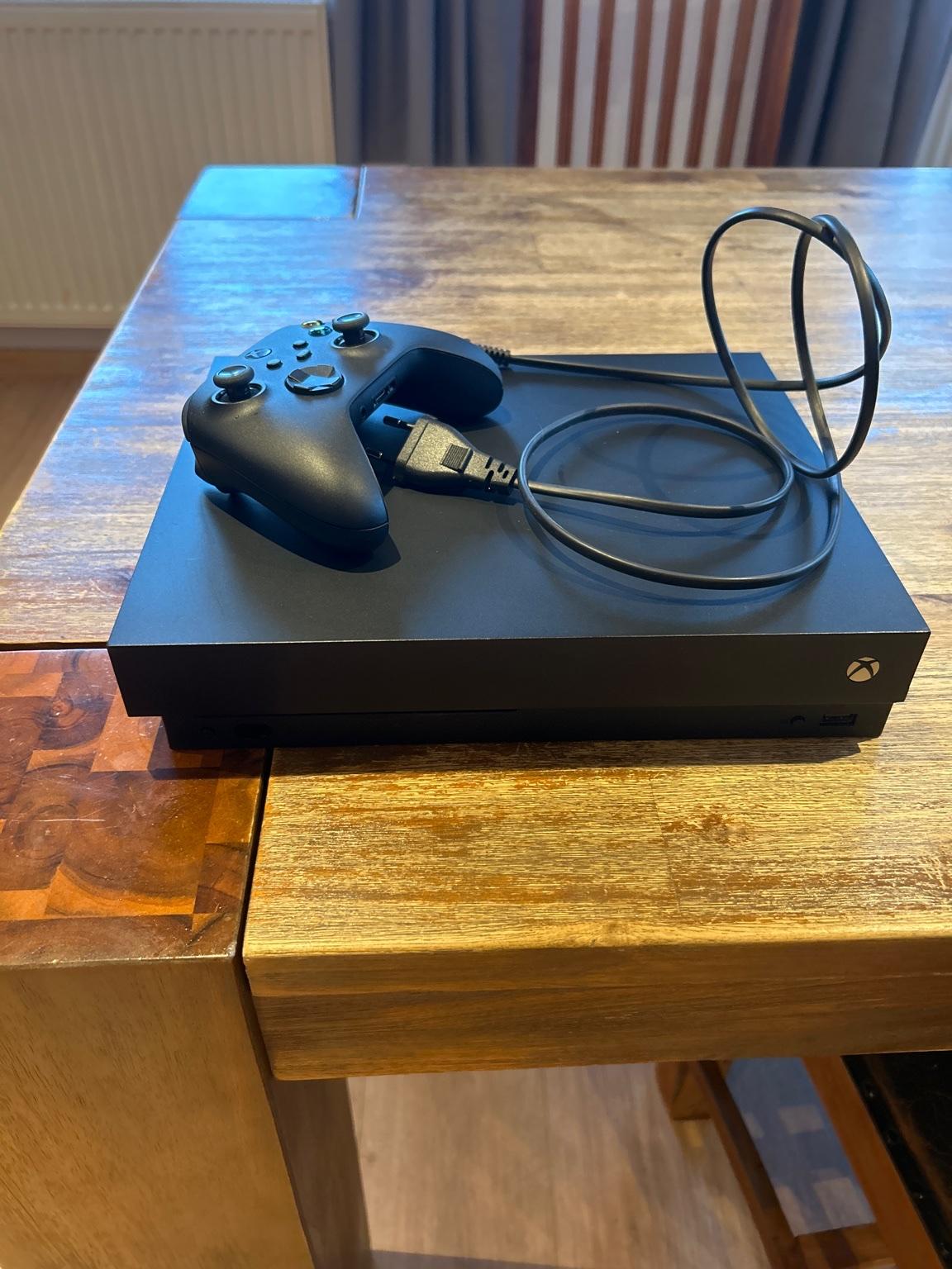 XBOX ONE X | 500gb + neuer Controller in 6850 Stadt Dornbirn für € 130 ...